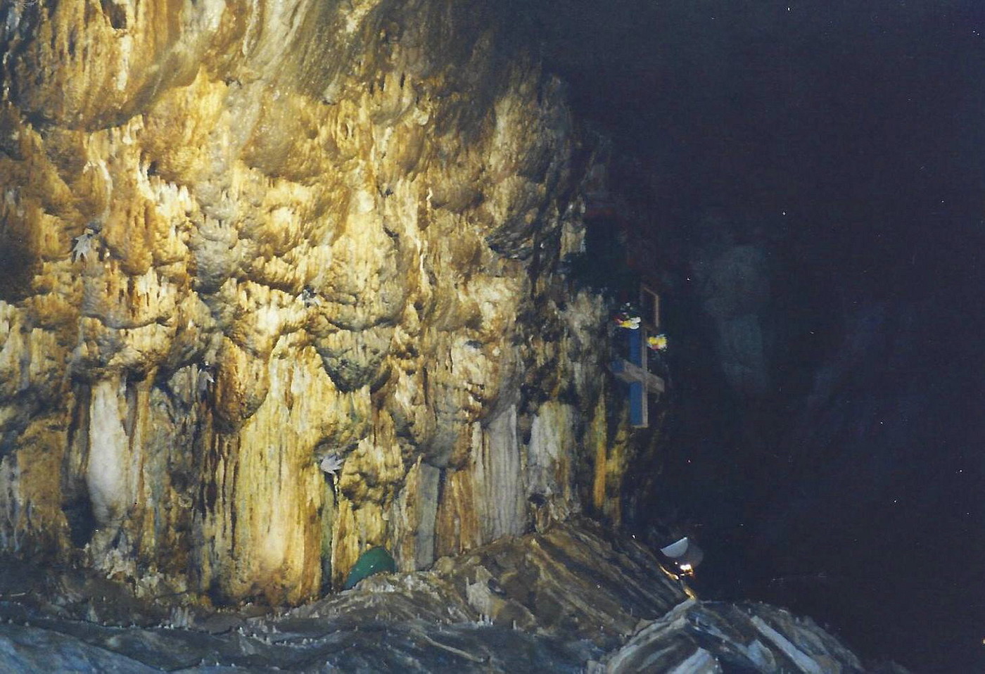 Photo: Limestone Formations at Penn's Cave in Centre Hall, Pennsylvania ...