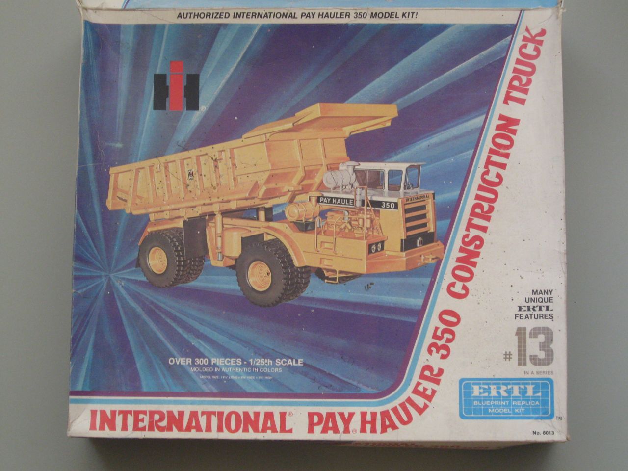 Photo: IH Payhauler 350-00 | 8013 International Payhauler 350 Ertl 1-25 ...
