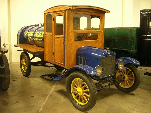 Photo: 1917 Ford model T fuel tanker 1 | Ford Model T trucks 1908 -1927 ...