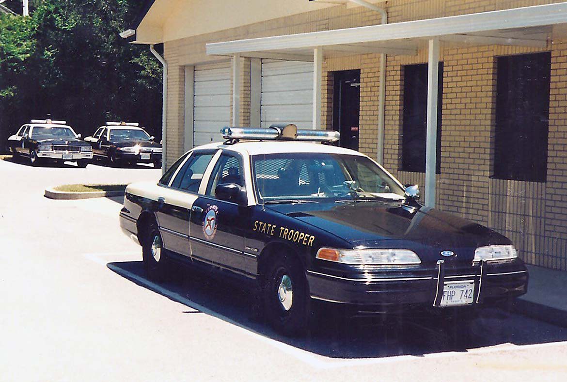 copcar dot com - The home of the American Police Car - Photo Archives
